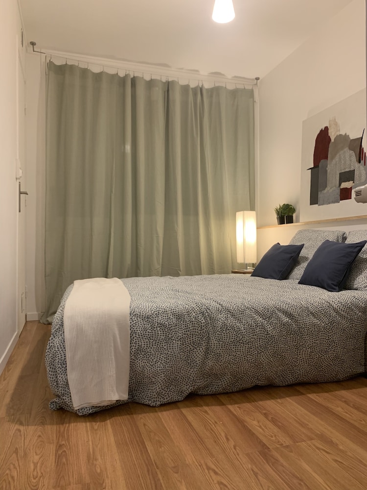 Chambre Privatif Plus Salle D’eau Et Toilette - Bron