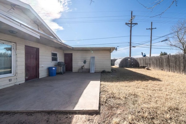 Alpine Ridge - 4br\/2.5ba - Sleeps 10 - Lubbock, TX