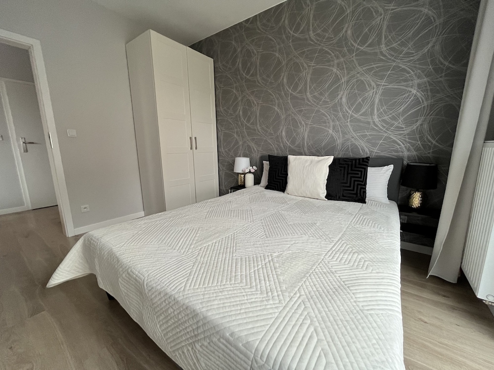 Nowoczesny Dwupokojowy Apartament Z Balkonem - Katowice
