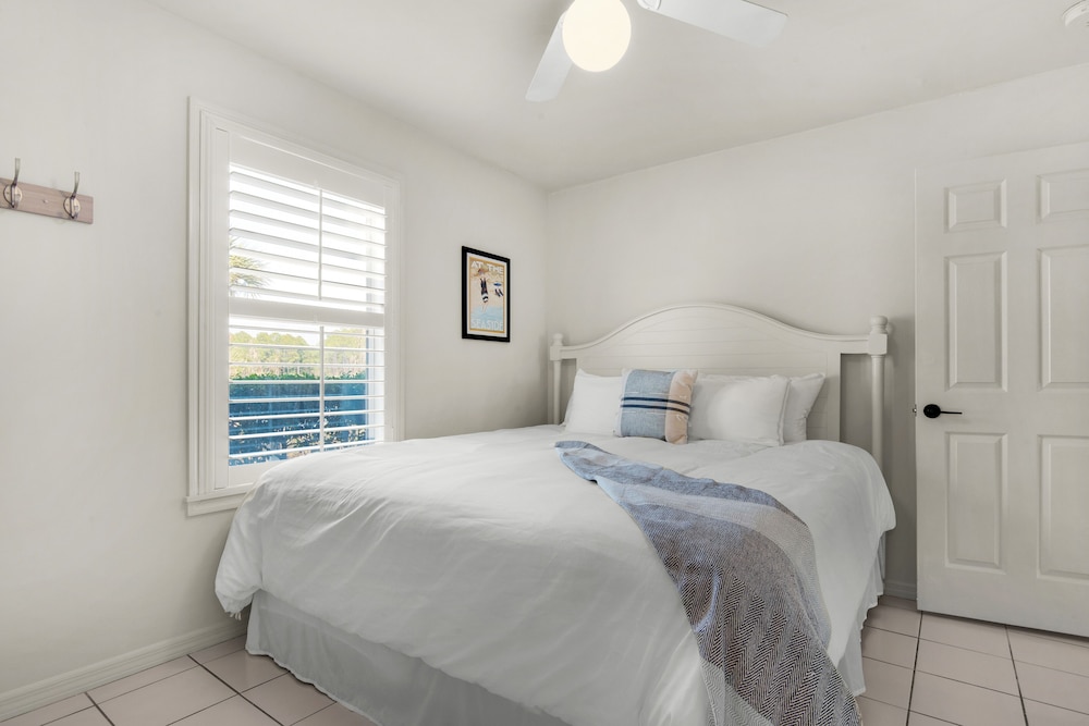 Charming First Floor Beachside Villa, South Of 30a, 3-minute Walk To Beach. - Rosemary Beach, FL