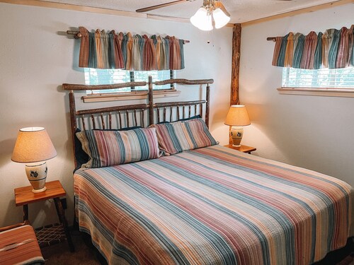 Hot Tub | Pet Friendly | Near Midtown - Ruidoso, NM