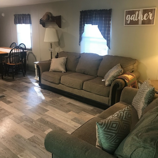Cozy Remodeled Mobile Home Conveniently Located 1mile From The Town Of Pineville - 西維吉尼亞