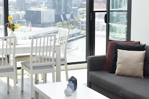 Apartamento superluxo | 2 quartos, ferros/tábuas de passar roupa, Wi-Fi de cortesia