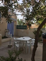 Bungalow, 1 quarto, fumadores, terraço | Refeições ao ar livre