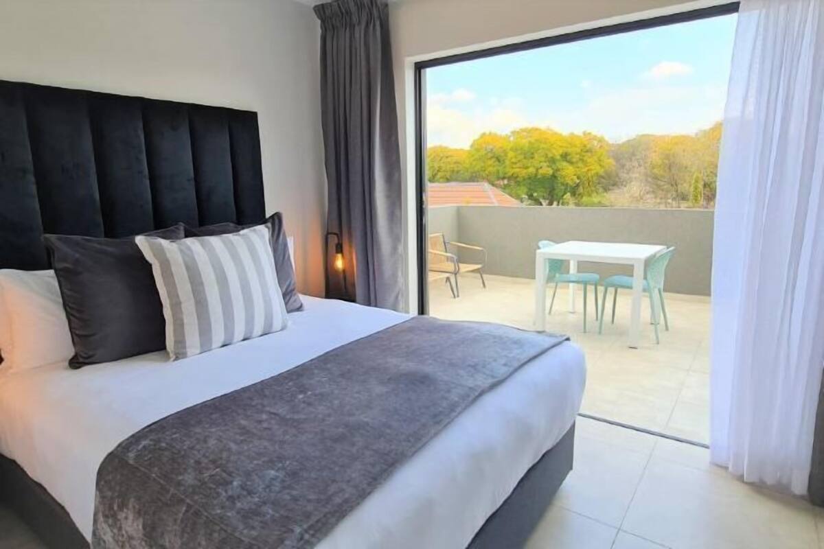 1 quarto, edredons de pluma, cofres nos quartos