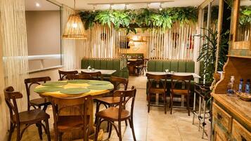 Pequeno-almoço tipo buffet diário incluído