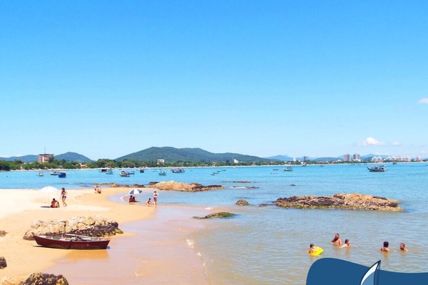 Perto da praia, praia de areia branca