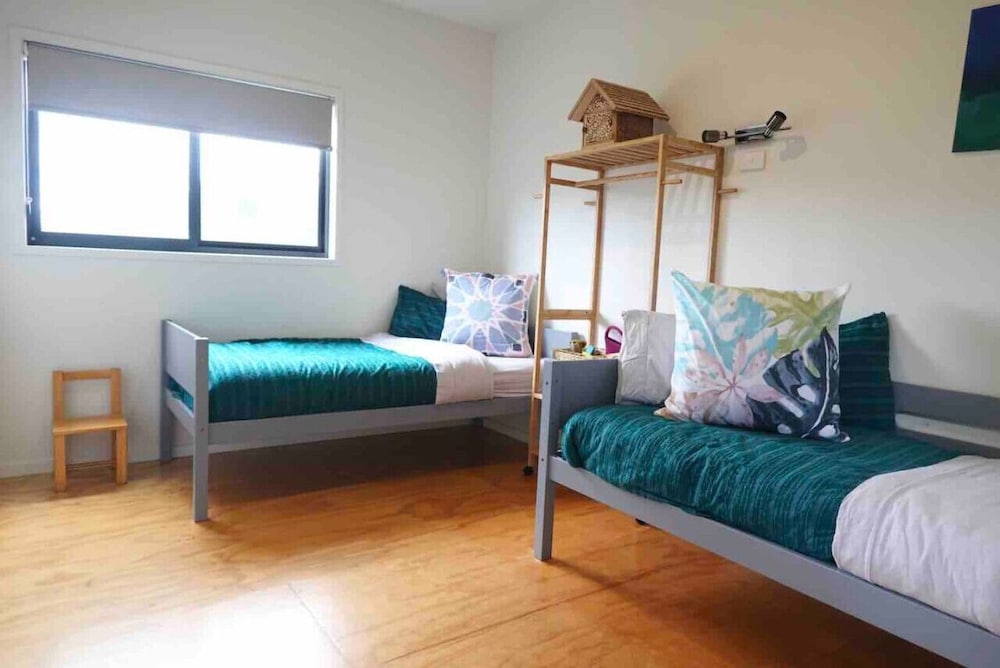 Beachside Family Surf Retreat - Dodges Ferry