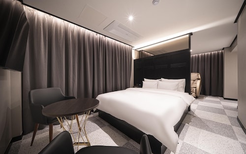 Hwagok Star Hotel - Gwangmyeong-si