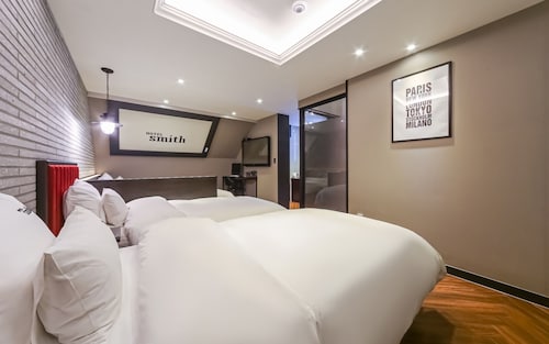 Busan Daeyeondong Hotel Smith - Busan