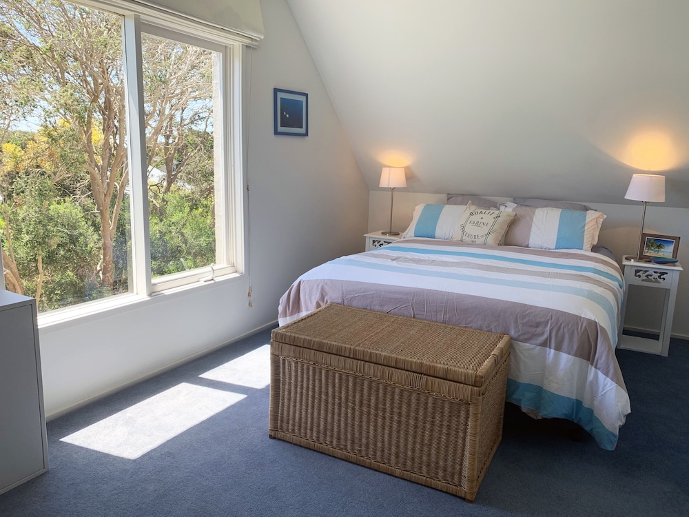 Sunny Beach Home & Garden Oasis Walk To Beach - Portsea