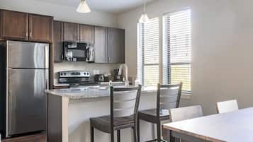Apartamento Clássico | Cozinha privada | Uma cafeteira/bule