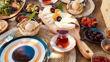 Pequeno-almoço inspirado na cozinha local diário incluído