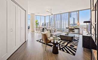 3 Bedroom Sky Presidential Suite | Roupas de cama antialérgicas, espaço de trabalho para notebook