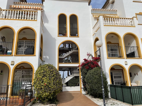 Bright Modern Apt. Close To The Sea Sleeps 4 - Orihuela
