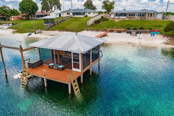 Lakehouse Getaway - Lake Denton, FL