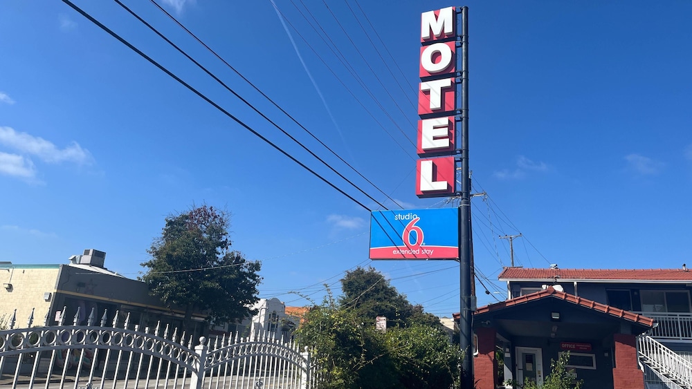 Studio 6 – Oakland, Ca – San Francisco Berkeley Area - Berkeley, CA