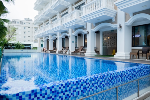 2 piscinas externas