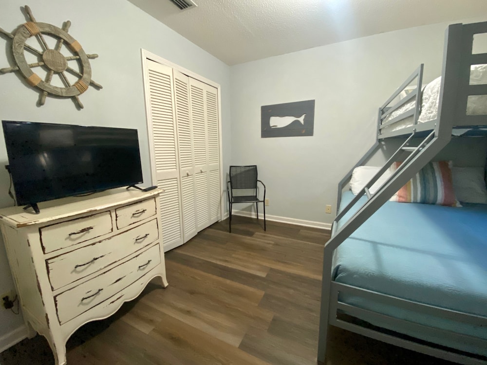 New Kitchen & Bathrooms! 3 Bedroom Condo Within Walking Distance To Village. - St. Simons Island, GA
