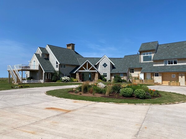 45 Steps - The Culinary Beachside Inn - Prince Edward Island