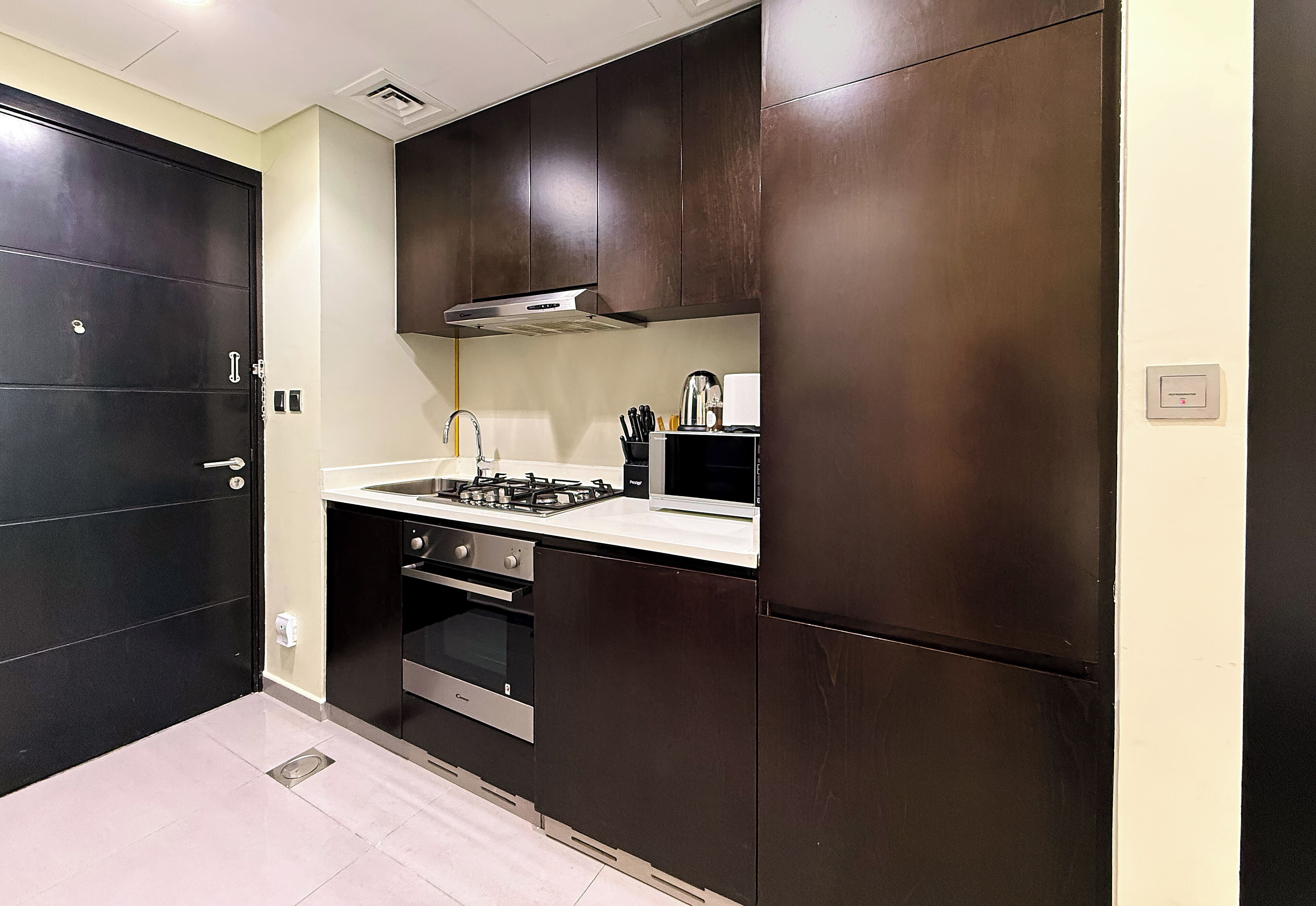 Estúdio Deluxe | Cozinha privada | Um frigorífico, um micro-ondas, um forno, uma torradeira 