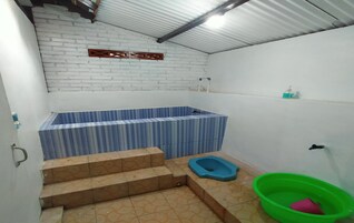 Casa Standard, 2 quartos | Casa de banho | Uma banheira 