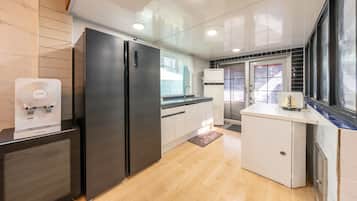 Quarto Básico, 1 quarto (danchaepoolvilla) | 1 quarto, Wi-fi grátis