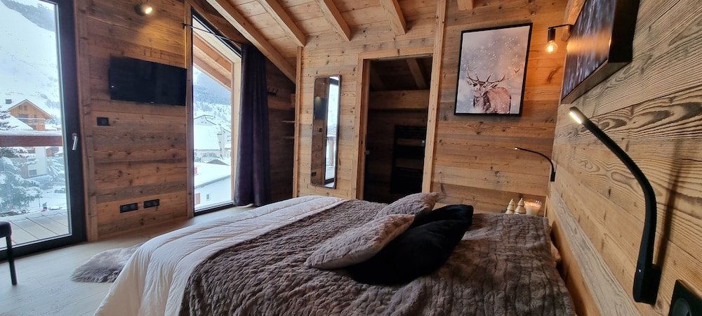 Chalet "Le Victoria" 8/10 People Private Spa In The Heart Of The Deux Alpes Resort - Les Deux Alpes