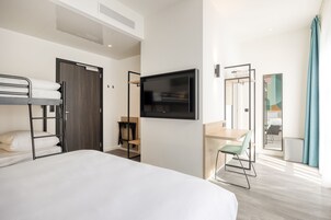 Quarto Quádruplo | Roupa hipoalergénica, secretária, quartos insonorizados 