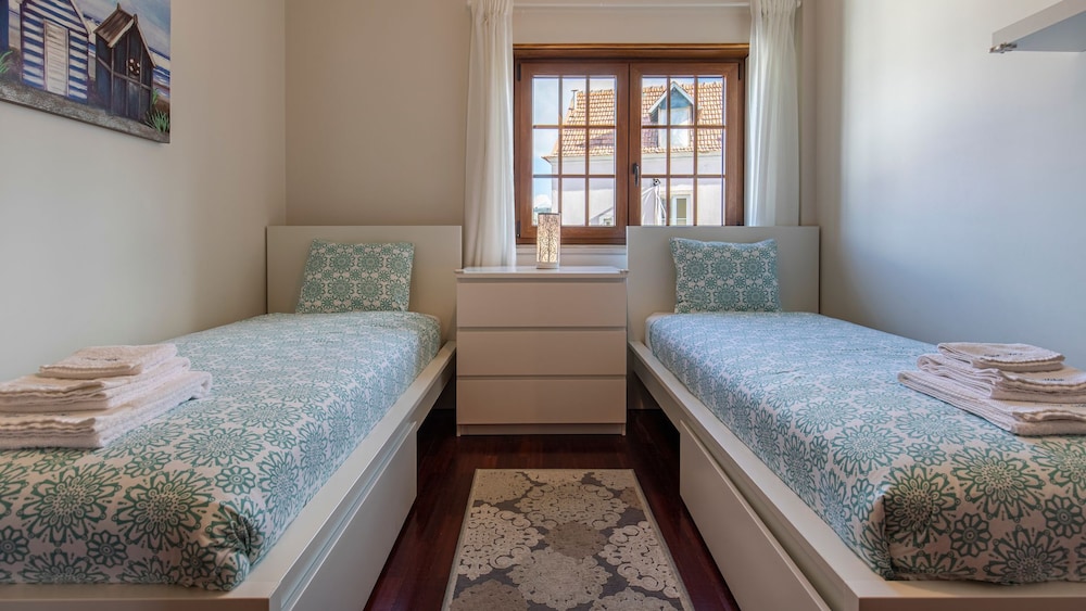 Casa Miha - Two Bedroom Apartment, Sleeps 5 - Sintra