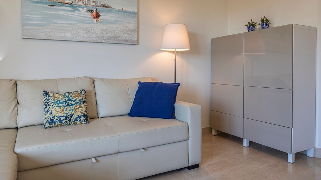 Casa Miha - Two Bedroom Apartment, Sleeps 4 - Sintra