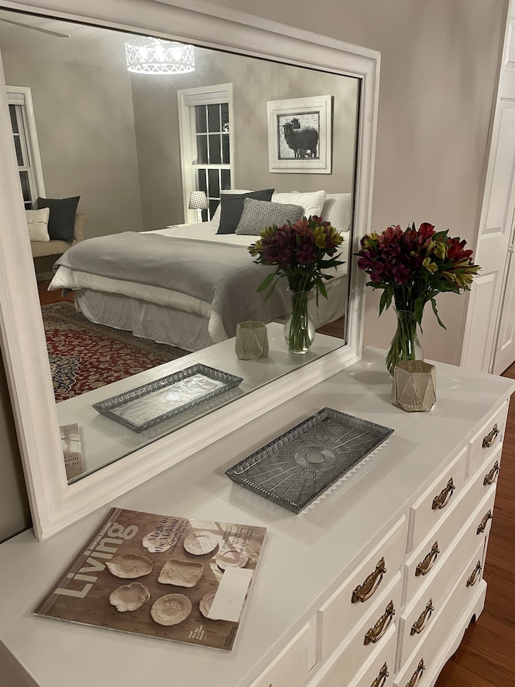 Charming Farmhouse With Animal Meet&greet - Shenandoah National Park