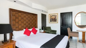 Quarto Comfort, 1 cama queen-size | Com mobília individualizada, Wi-fi grátis, roupa de cama fornecida 
