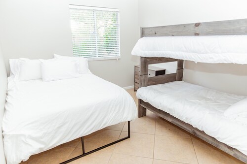 Private Glendale Oasis,pool,3bd2ba Nearwestgate - Glendale, AZ