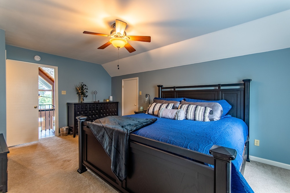 Gorgeous River Cabin King Beds Hot Tub Kayaks Fire Pit. - Indian Creek, Savannah