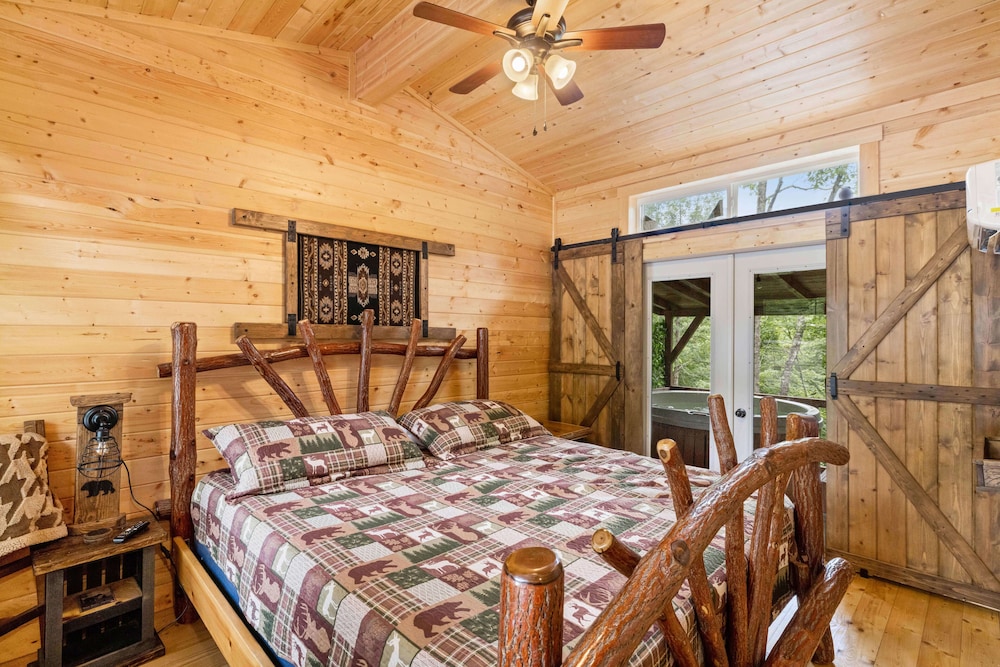 Mountain Angel Is A Brand New 2 Bed/1 Bath Cabin Nestled In The Sky Harbor Community. - Great Smoky Mountains National Park
