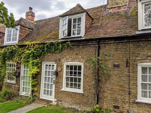 Cosy Period Cottage Close To Local Beaches And Canterbury - Kent