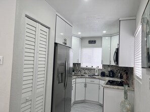 Apartamento, 2 quartos, terraço, vista para a cidade | Parte interna