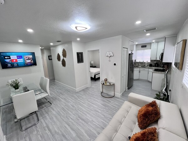 💎💎Stylish 2 Bedrooms Apartment By Miami Airport - Kendall, FL