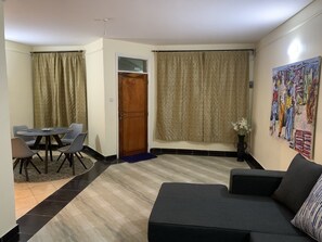 Apartamento | Sala de estar | TV 30 polegadas com canais digitais