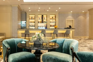 Este bar no lobby do hotel 