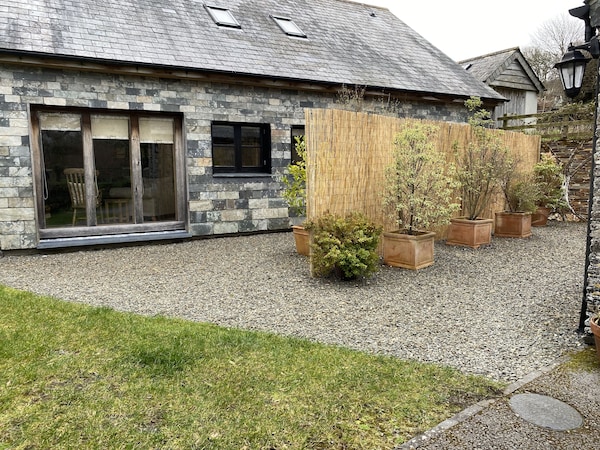 Barn Conversion In Tranquil Gardens And Farmland - Boscastle