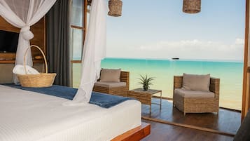 Junior Suite with Sea View | Roupa de alta qualidade, edredões de penas