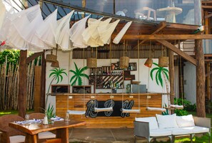 Bar junto à piscina