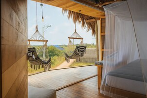 King Suite with Mountain View | Roupa de alta qualidade, edredões de penas 