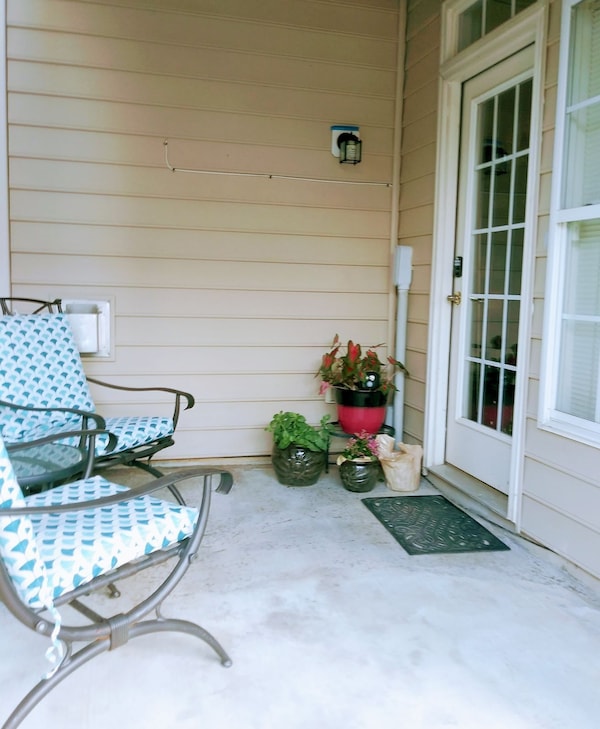 Basement Apartment With All You Need To Feel At Home. - Woodbridge, VA