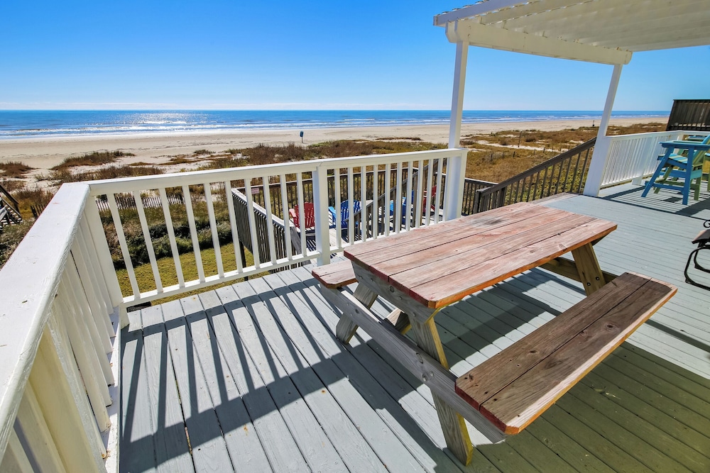 4513bpelicansinh - Barefoot Pelican - Galveston