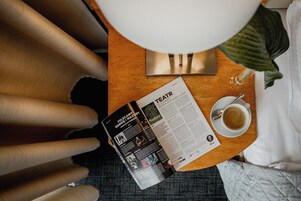 Cofres nos quartos, escrivaninha, espaço de trabalho para notebook