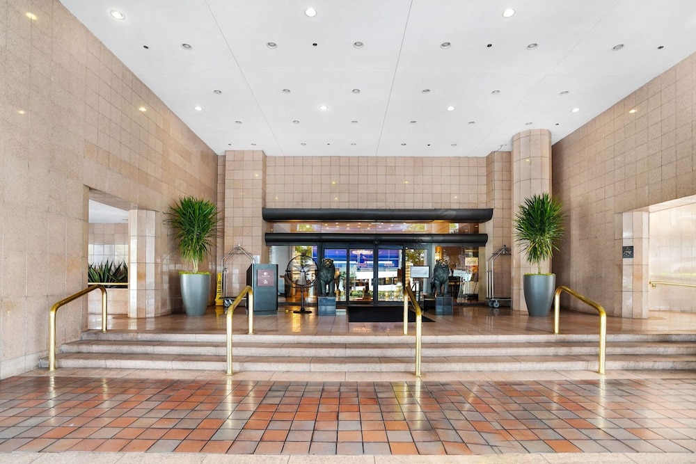 Miami Vice! 3 Bedroom Renovated Condo With Water And Park Views! -