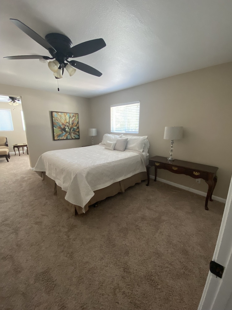 Big Green House 4bdrm - 3 Bath With Pool Table - Paso Robles, CA